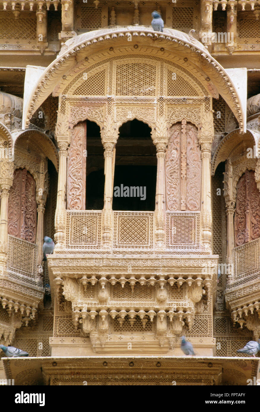 Haveli architecture details hi-res stock photography and images - Alamy
