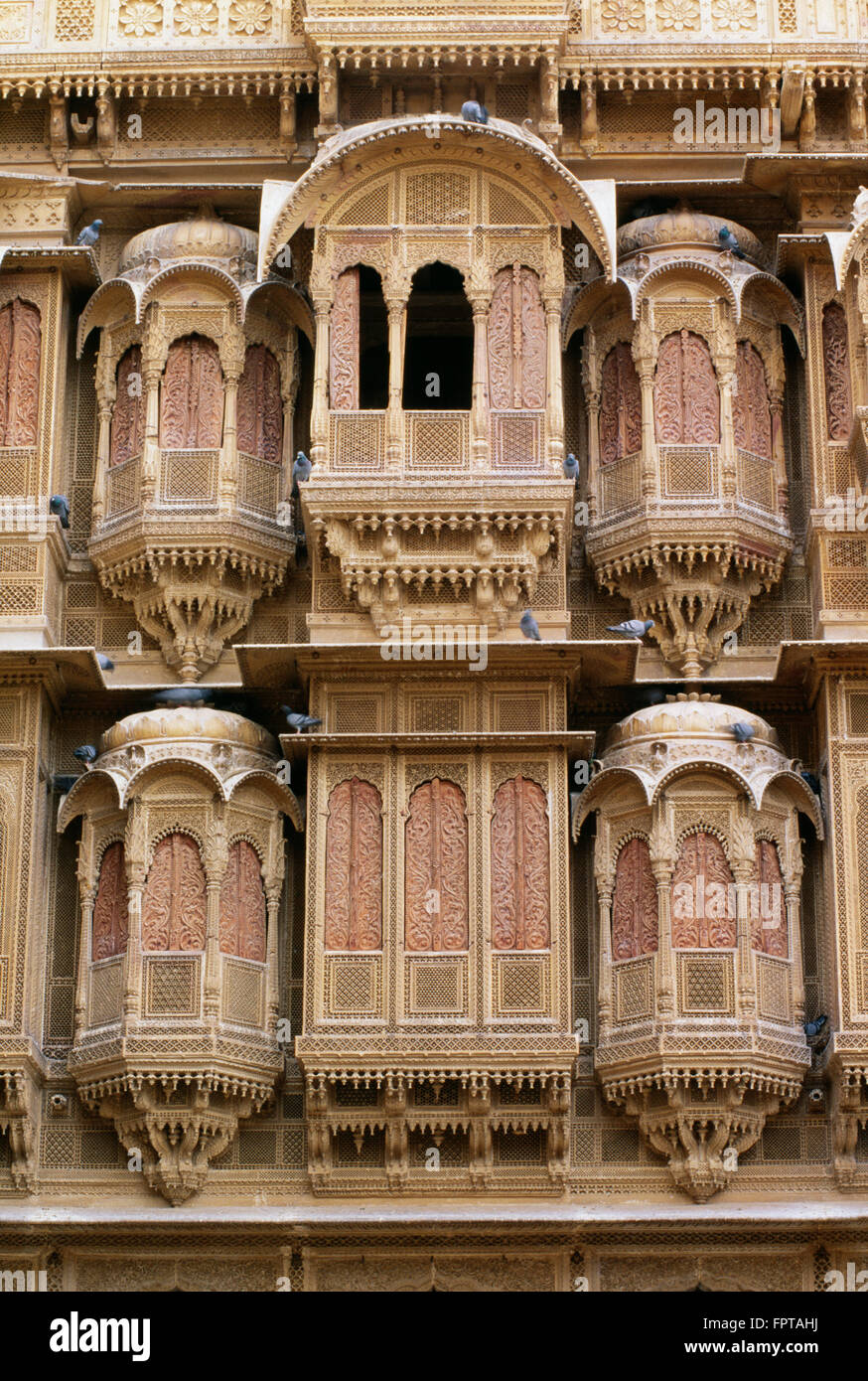 Haveli architecture details hi-res stock photography and images - Alamy