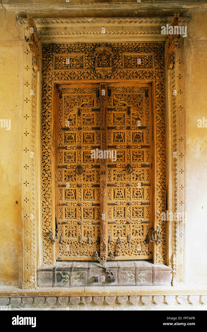 Rajasthani haveli door hi-res stock photography and images - Alamy