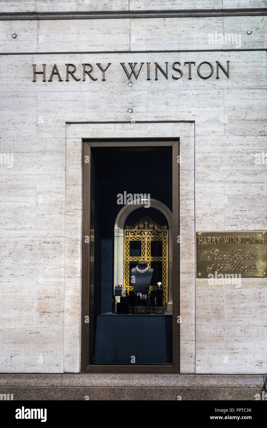 Harry Winston Jewelry Store, Fifth Avenue, NYC Stock Photo - Alamy