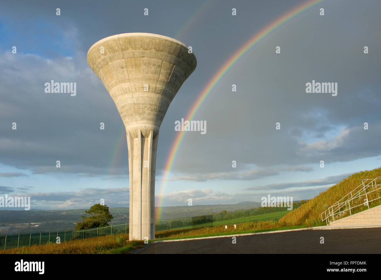 Concrete Mast High Resolution Stock Photography and Images - Alamy