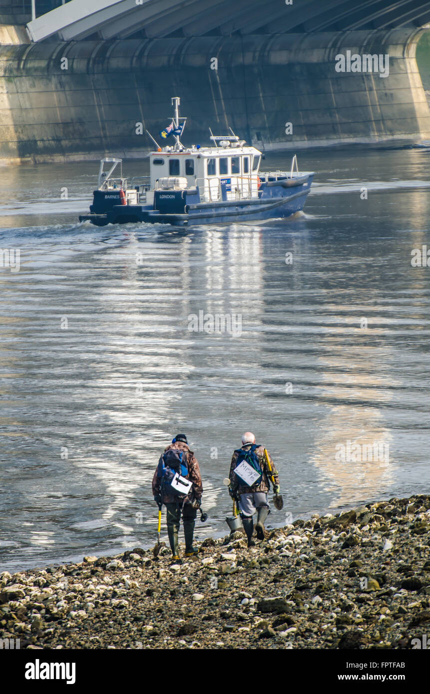 Mudlarks hi-res stock photography and images - Alamy