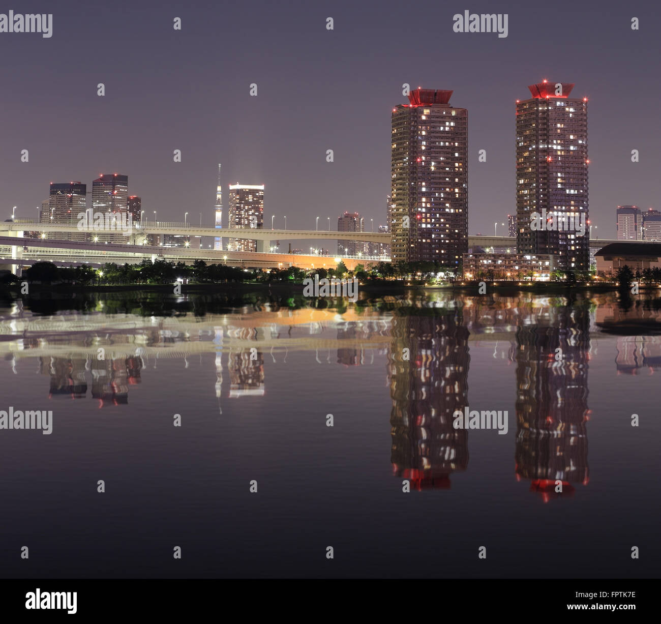 Odaiba, Tokyo cityscape with water reflection Stock Photo - Alamy