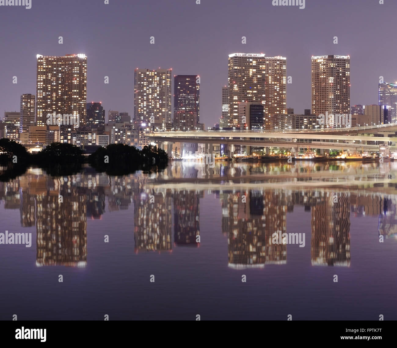 Architecture reflex city skyscrapers hi-res stock photography and ...