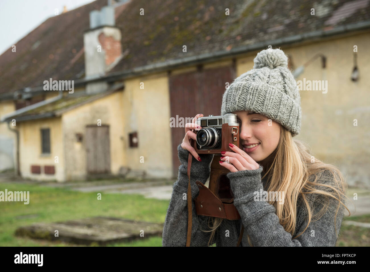 Girl Capturing Picture High Resolution Stock Photography and Images - Alamy