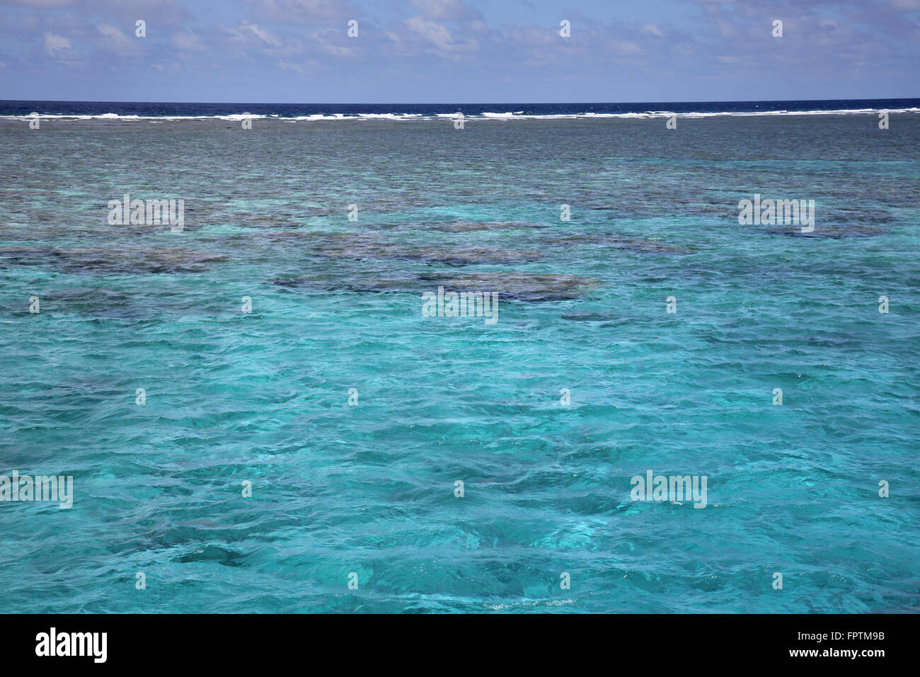 the outer edge of the great barrier reef in australia Stock Photo - Alamy