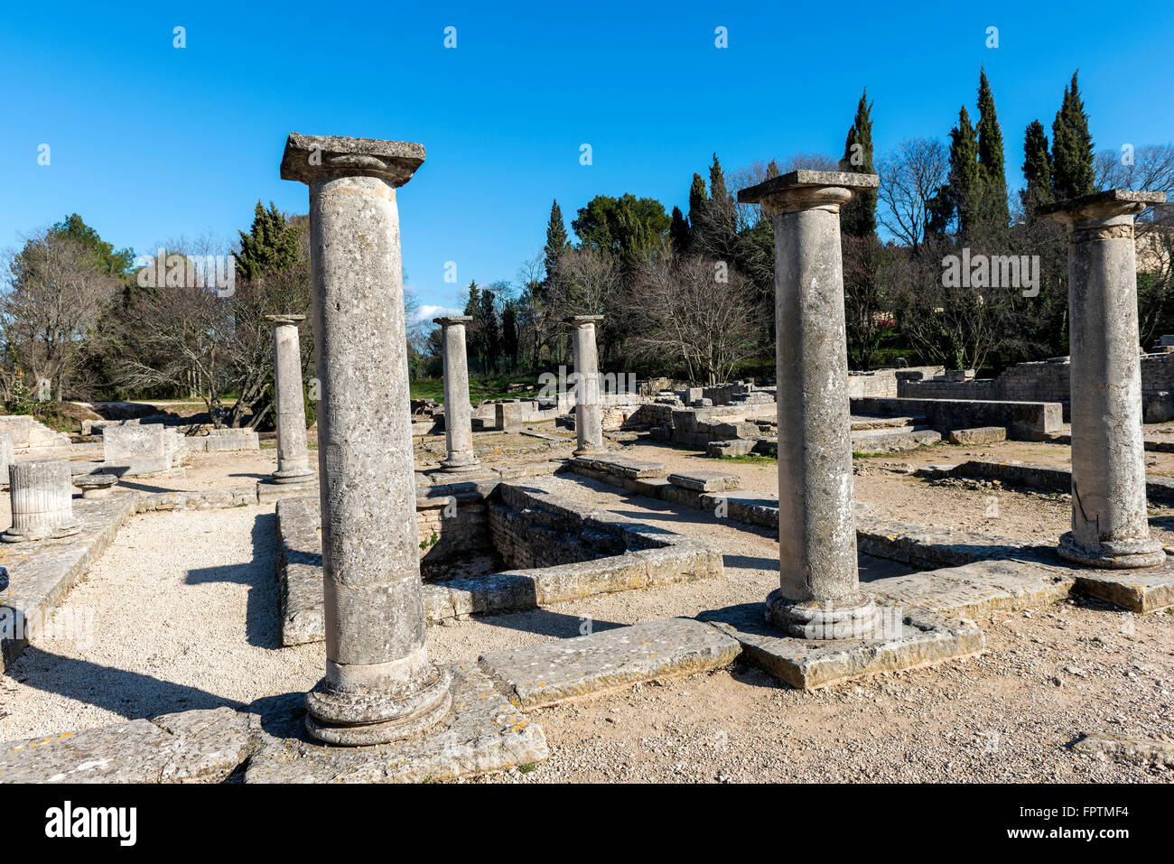Vestiges glanum hi-res stock photography and images - Alamy