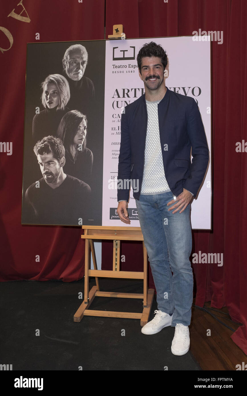 The actress presents the work of Tatro "'New Art: A tribute" in the ...
