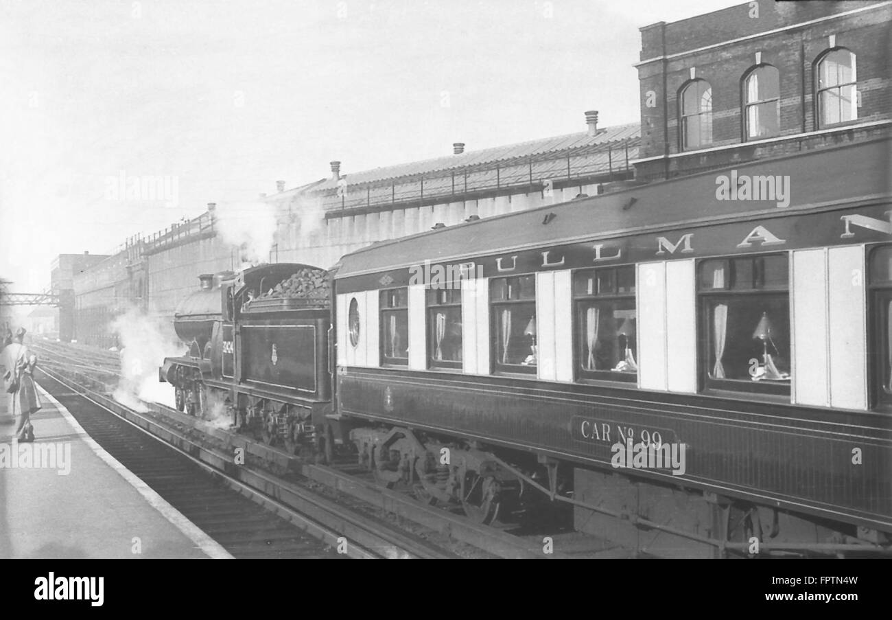 Pullman train hi-res stock photography and images - Alamy