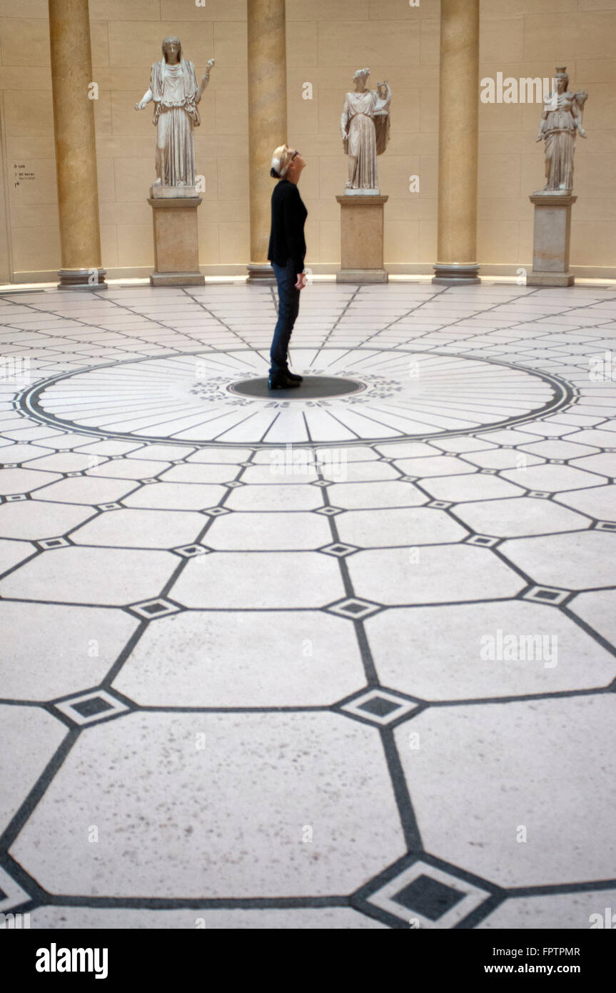 Rotunda in Old Museum, sculptures in atrium of Altes Museum on ...