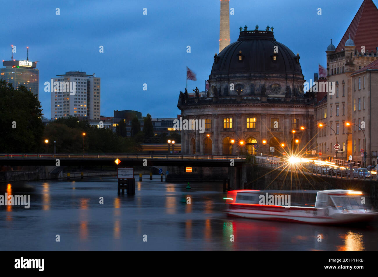 Central mitte berlin hi-res stock photography and images - Alamy