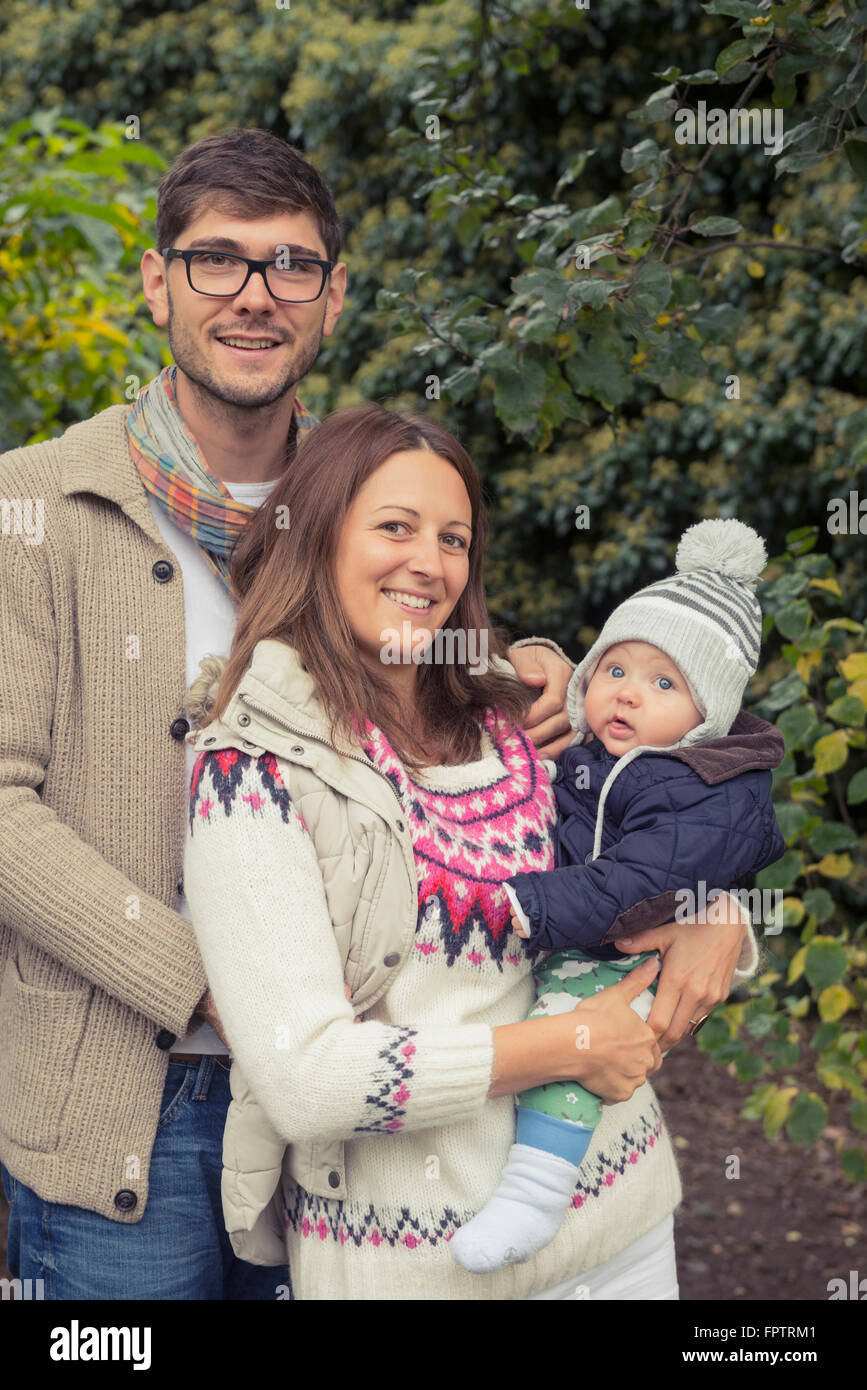 Nuclear family hi-res stock photography and images - Alamy