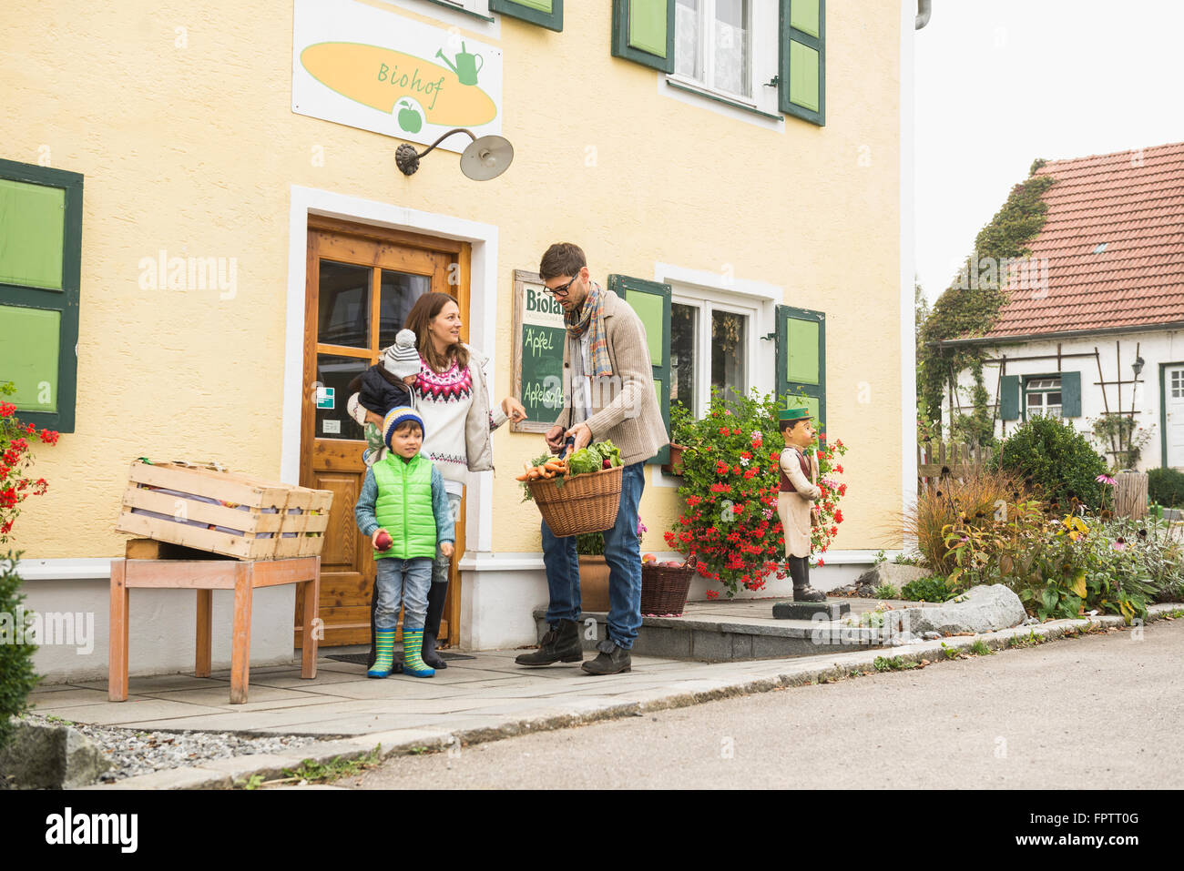 The nuclear family hi-res stock photography and images - Alamy