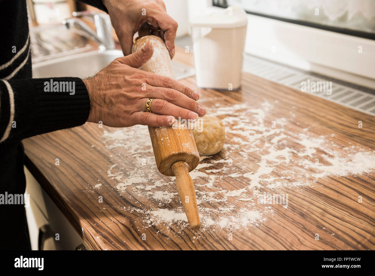 Apply applying wood flour hi-res stock photography and images - Alamy