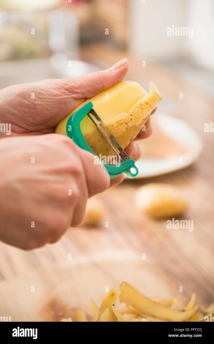 Potato peeler hi-res stock photography and images - Alamy