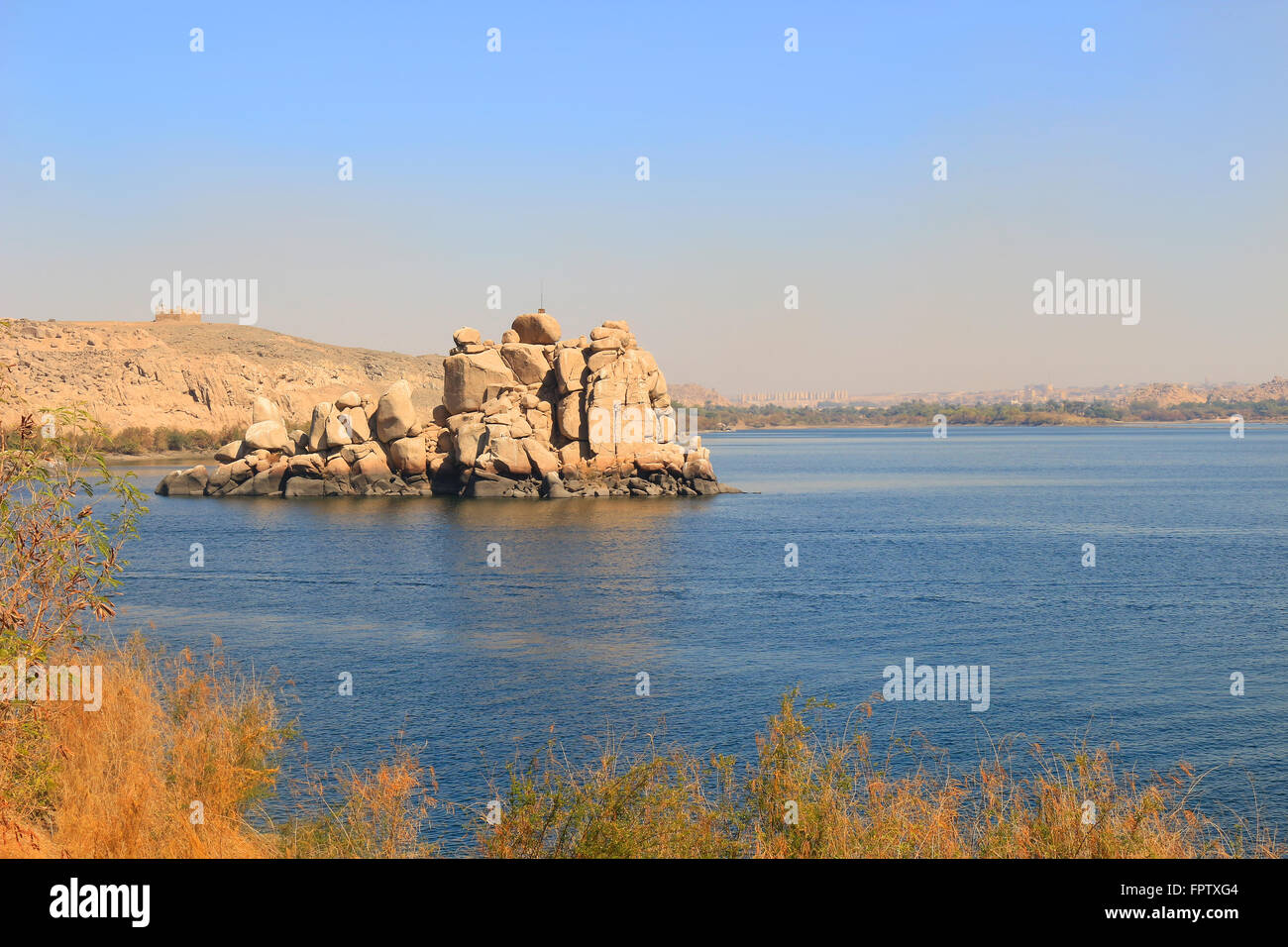 Nile shore hi-res stock photography and images - Alamy