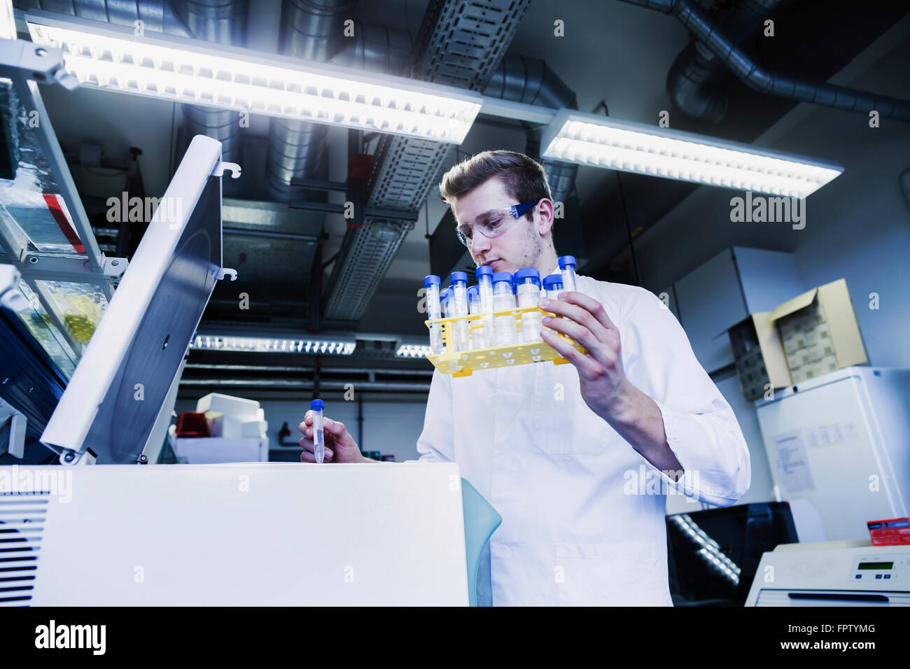 Test tube solutions hi-res stock photography and images - Alamy