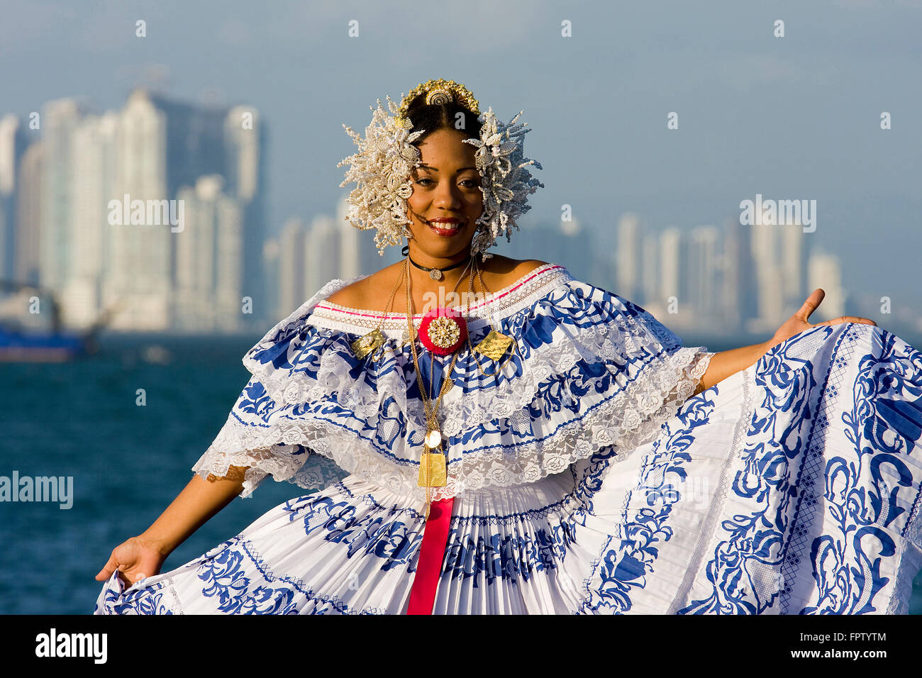 Panama pollera hi-res stock photography and images - Alamy