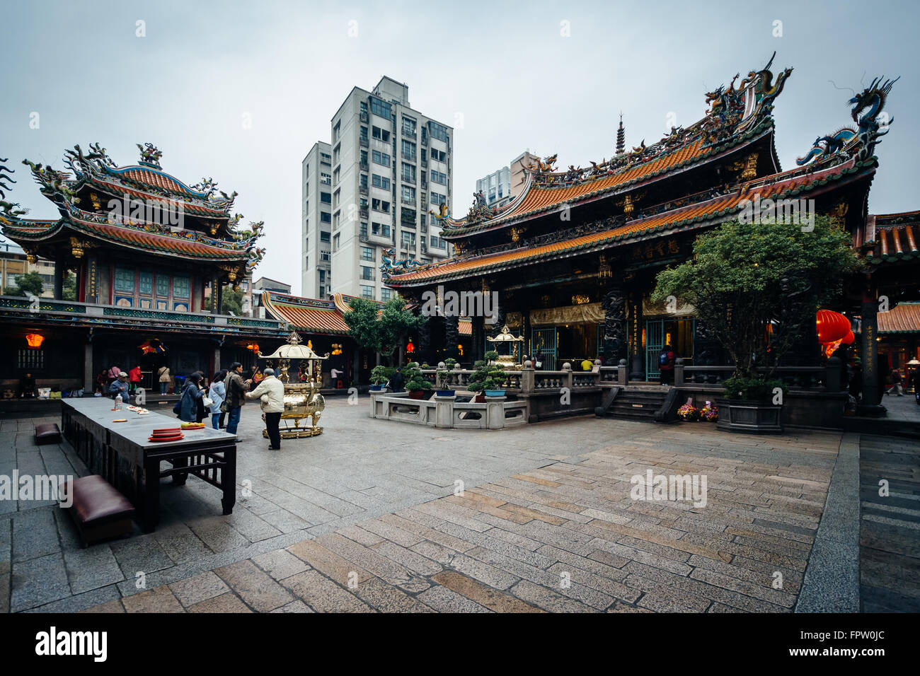 Longshan temple in taipei hi-res stock photography and images - Alamy