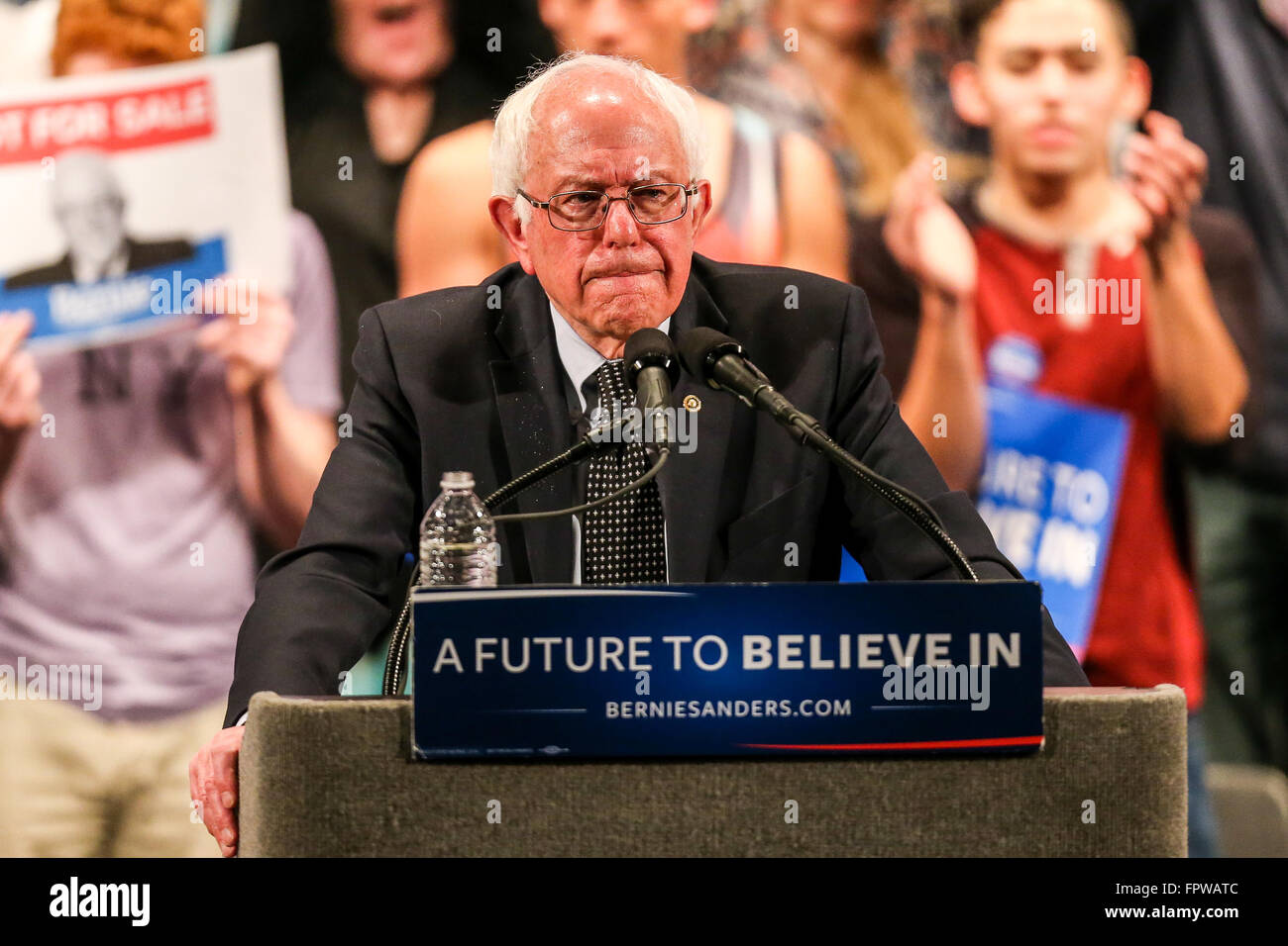 Senator BERNIE SANDERS campaigns for President of the Untied States at ...
