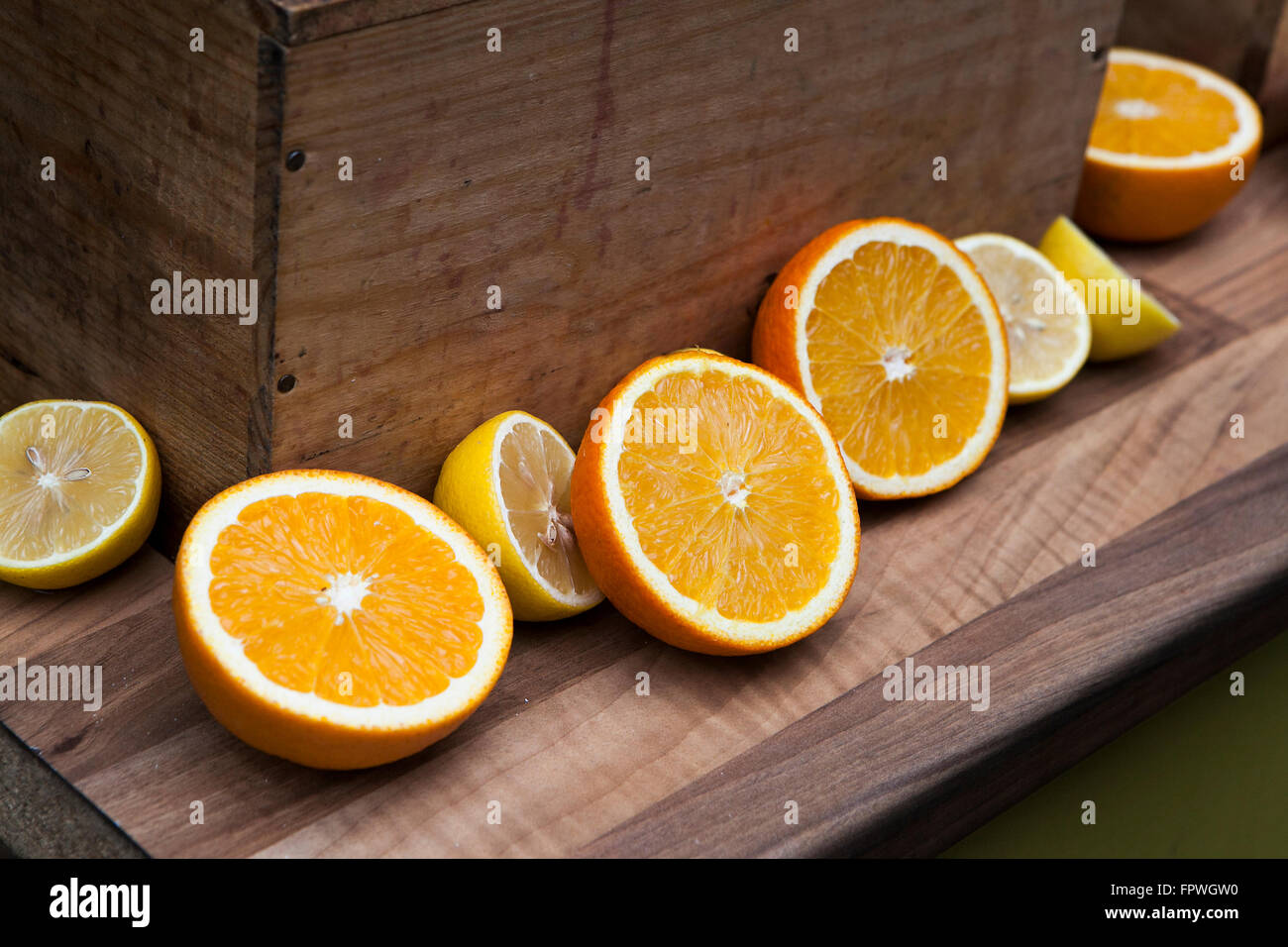 Box mandarin oranges hi-res stock photography and images - Alamy