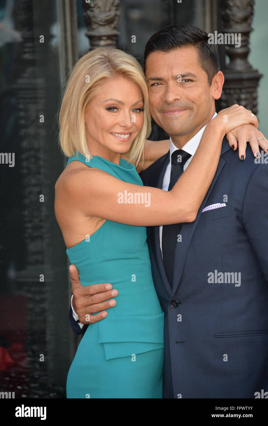 LOS ANGELES, CA - OCTOBER 12, 2015: TV personality Kelly Ripa & actor ...