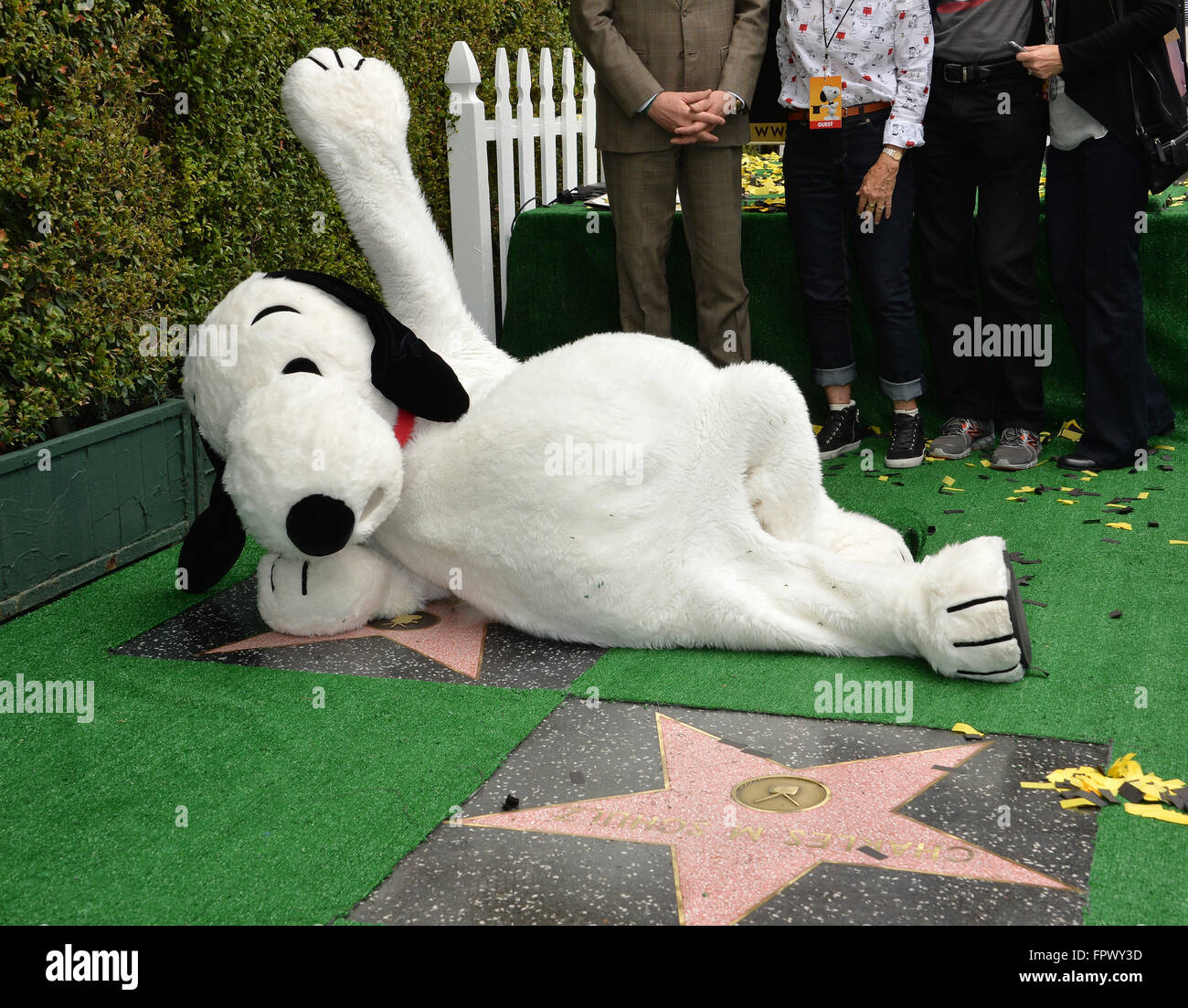 Snoopy snoopy hollywood walk hi-res stock photography and images - Alamy