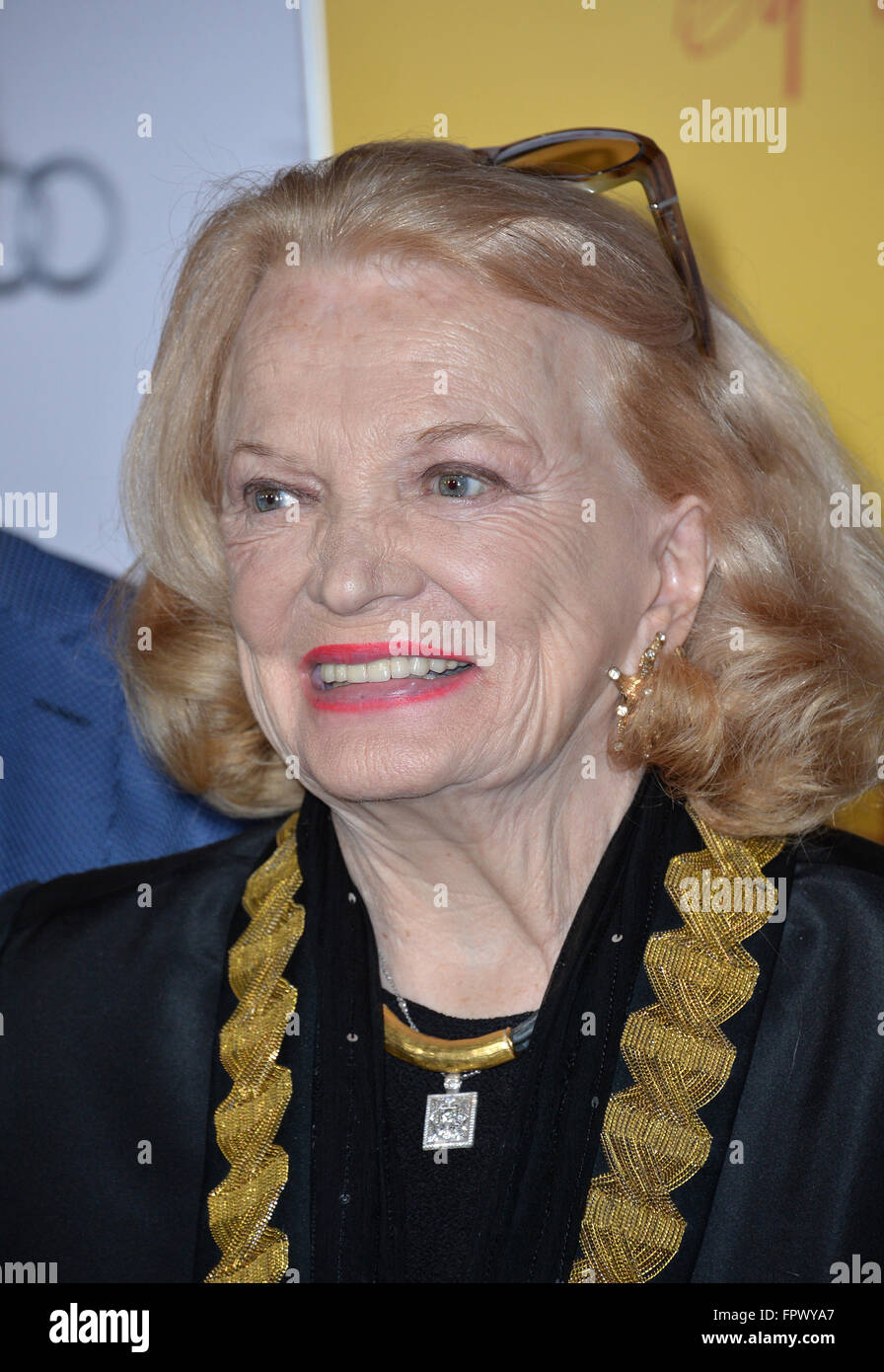 Portrait actress suit necklace hi-res stock photography and images - Alamy