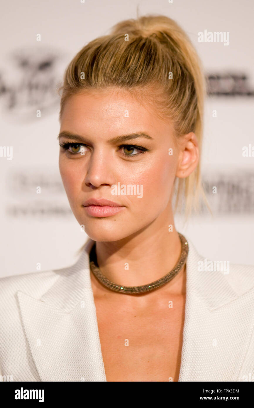 Sports Illustrated Swimsuit 2016 - Red Carpet Arrivals Featuring: Kelly ...