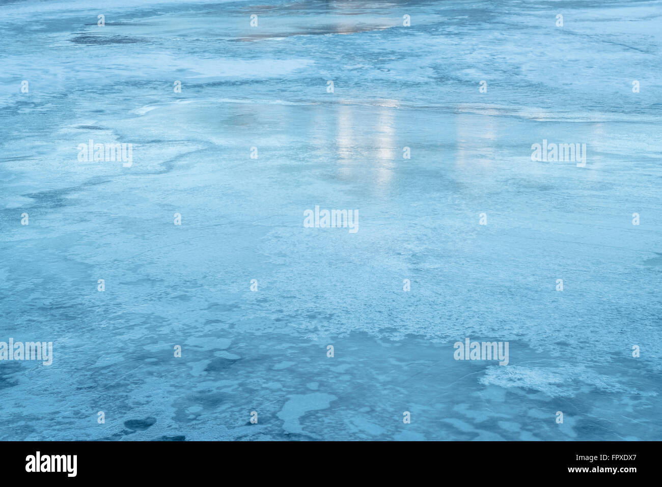 Frozen lake texture hi-res stock photography and images - Alamy
