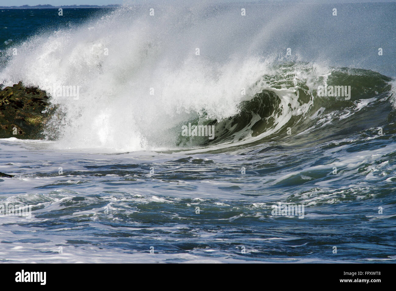 Wave new zealand hi-res stock photography and images - Alamy