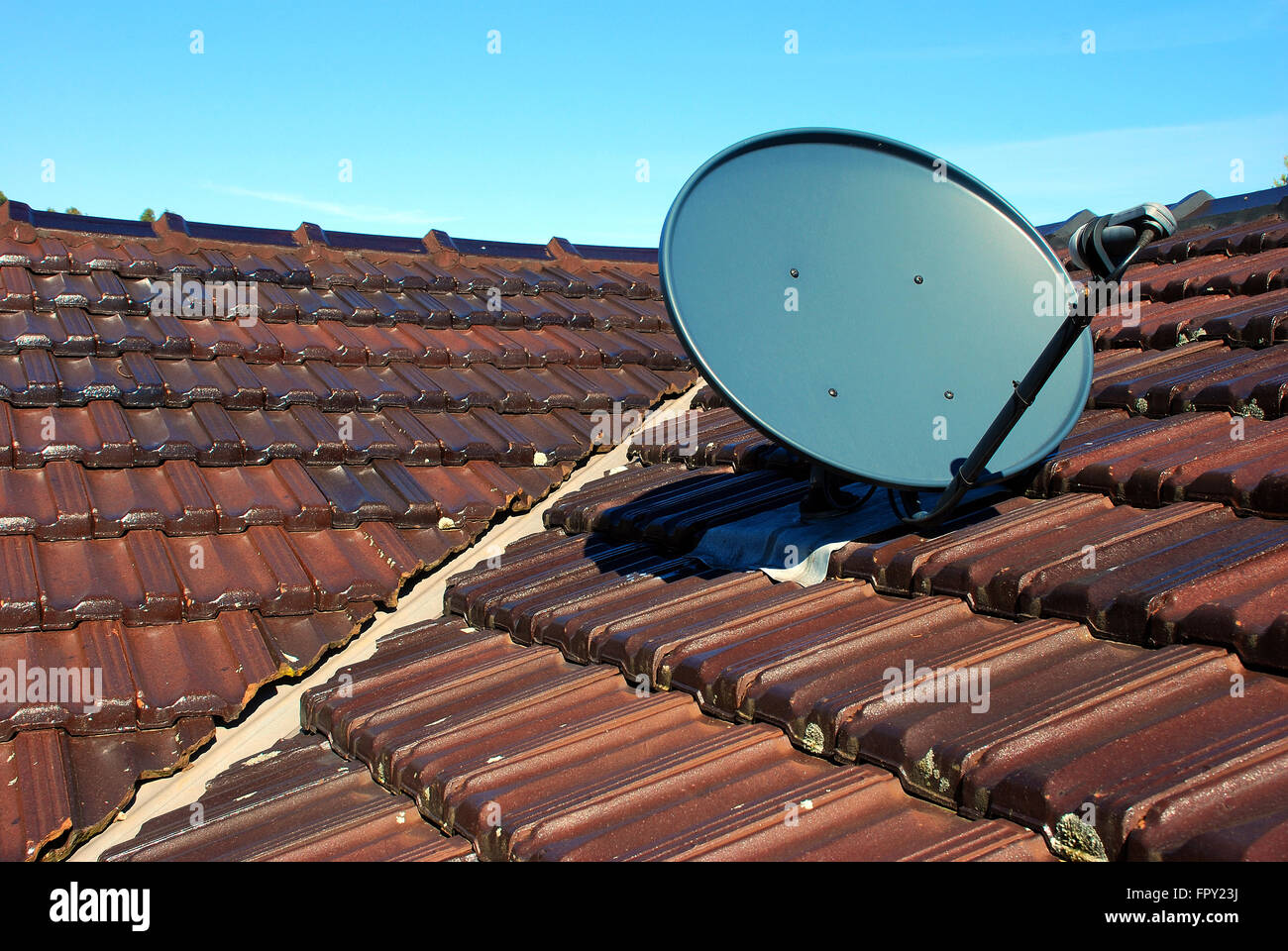 Dish wireless hi-res stock photography and images - Alamy