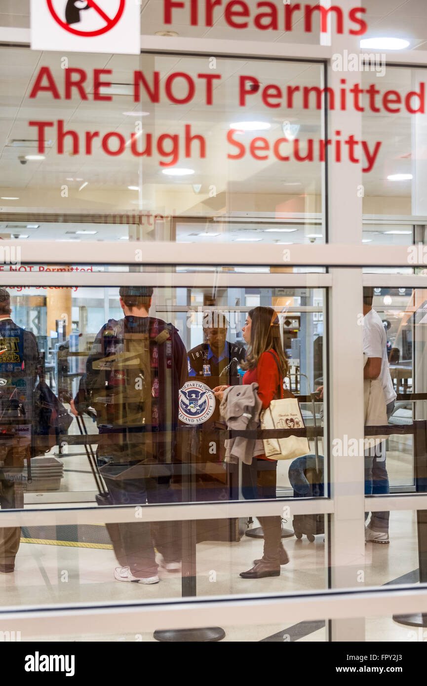 Us homeland security seal hi-res stock photography and images - Alamy