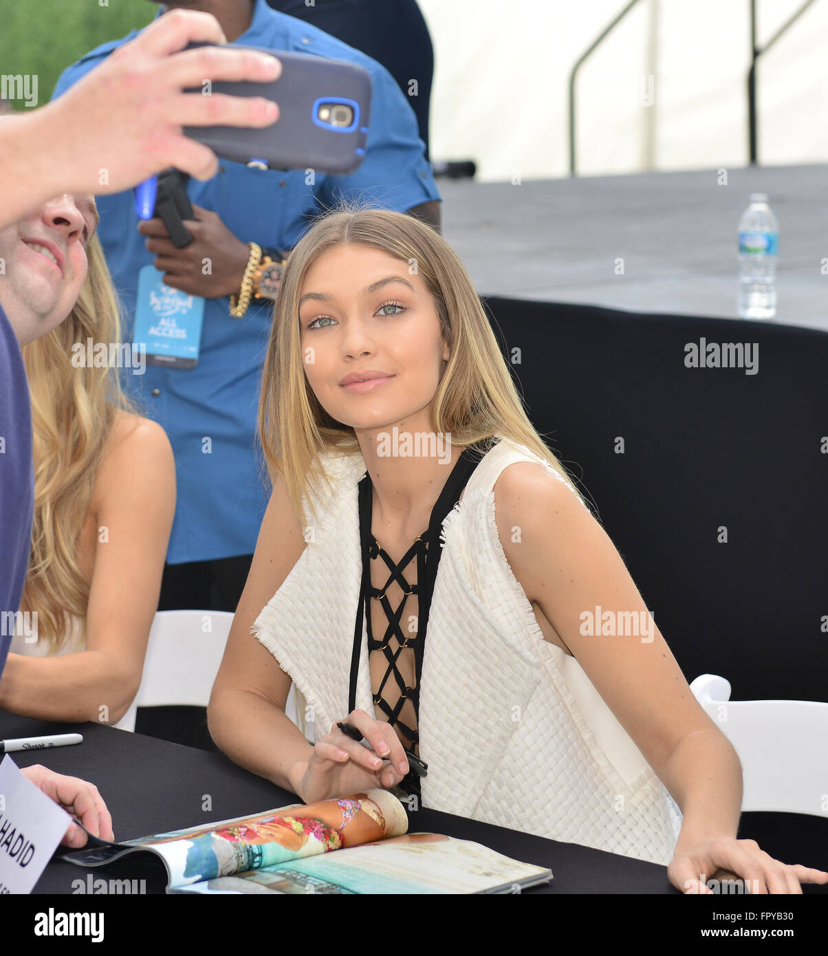 Sports Illustrated Swimsuit 2016 Swim Beach Fan Festival Featuring ...
