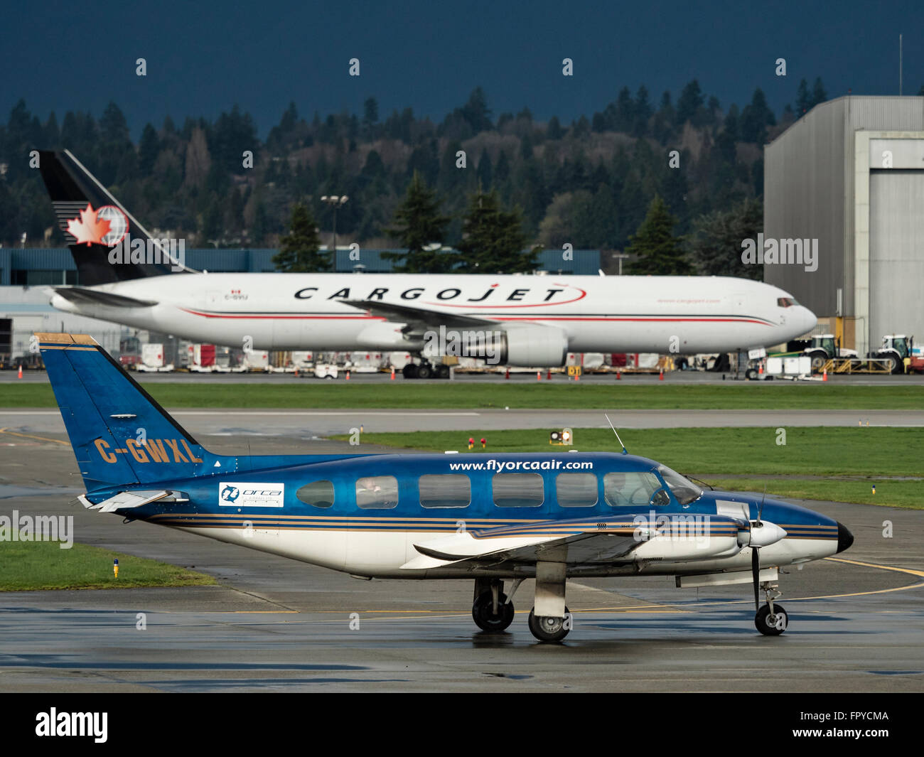Orca Airways Piper PA-31-350 Navajo Chieftain C-GWXL airplane at ...