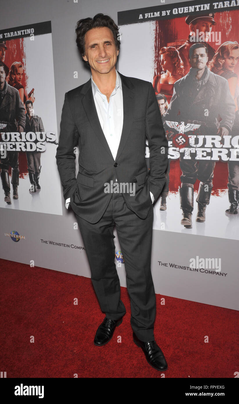 Lawrence bender hi-res stock photography and images - Alamy