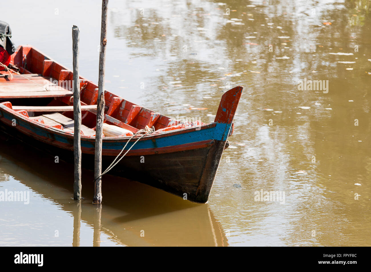 Fishing boats parked hi-res stock photography and images - Alamy