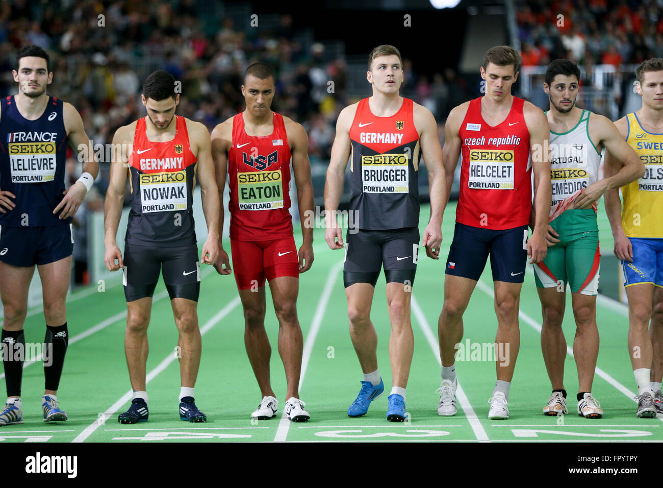 1500m run hi-res stock photography and images - Alamy