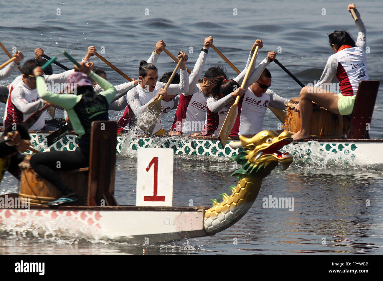 Manila, Philippines. 20th Mar, 2016. Rowers participate in a dragon ...