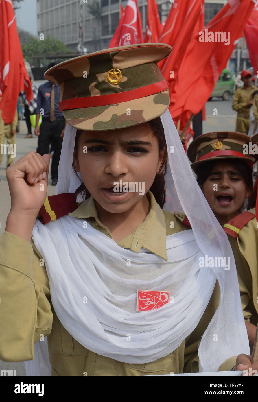 Lahore, Pakistan. 19th Mar, 2016. Pakistani workers of the Khaksaar ...