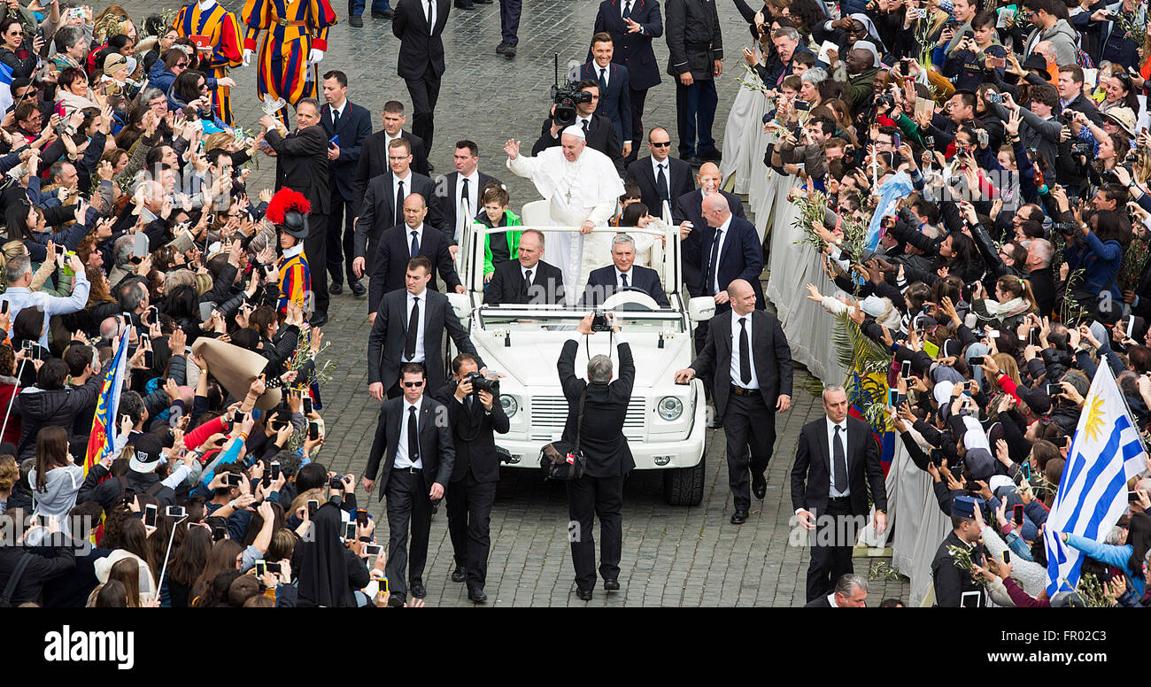 Vatican City. 20th Mar, 2016. Pope Francis Bergoglio among the faithful ...
