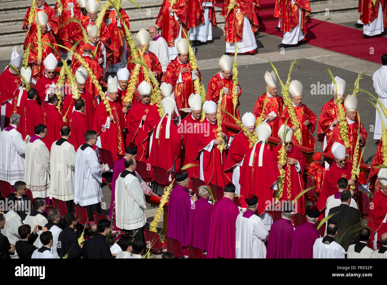 Vatican cardinals hi-res stock photography and images - Alamy