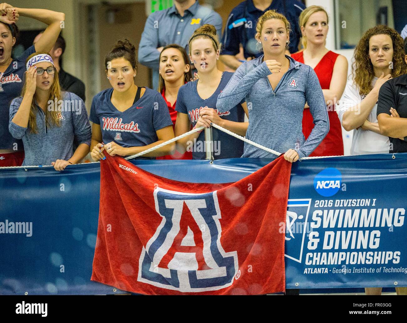 The Arizona swim team during the NCAA Women's Swimming and Diving ...