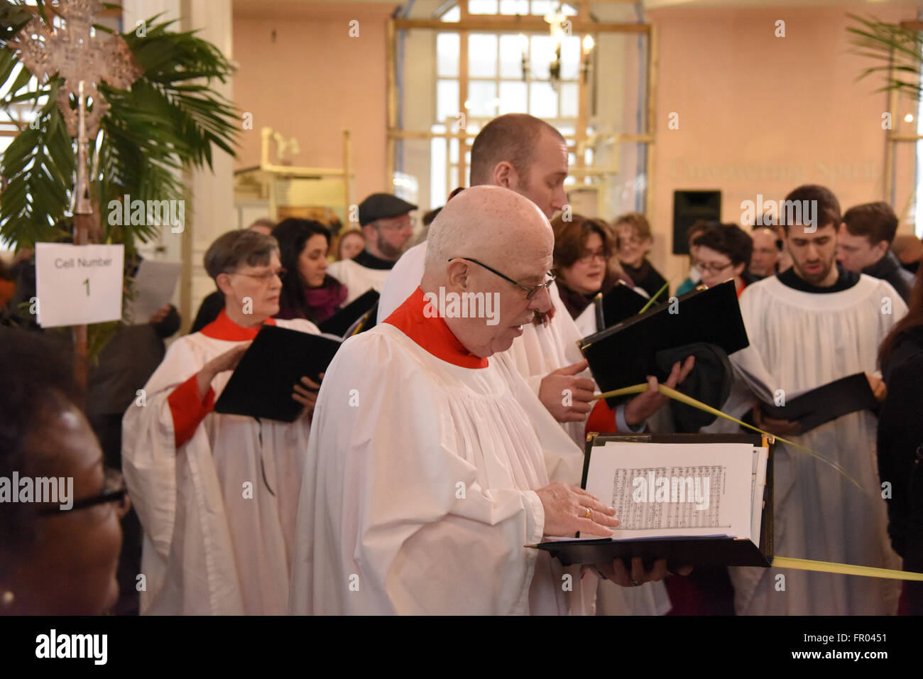 Clergy church choir usa hi-res stock photography and images - Alamy