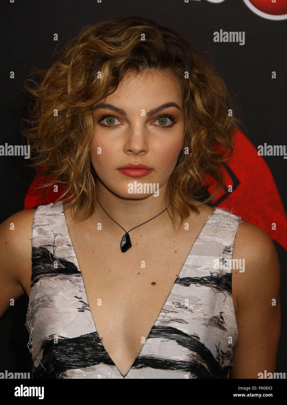 Camren bicondova batman v superman hi-res stock photography and images ...
