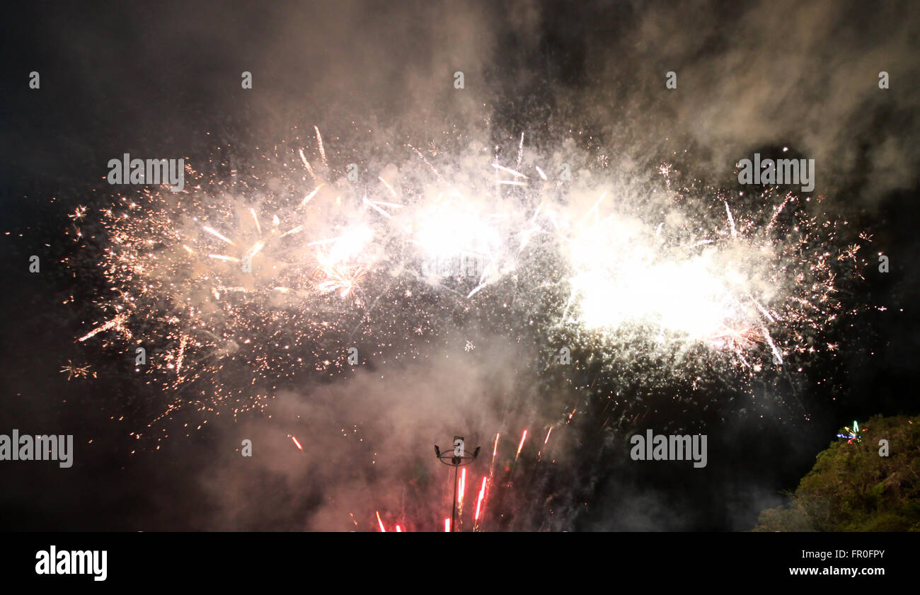Smoke display hi-res stock photography and images - Alamy