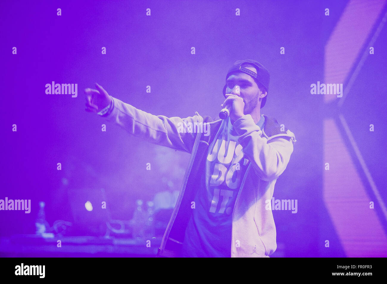 MOSCOW - 26 SEPTEMBER, 2015 : Slavon - support MC of Russian rapper ...