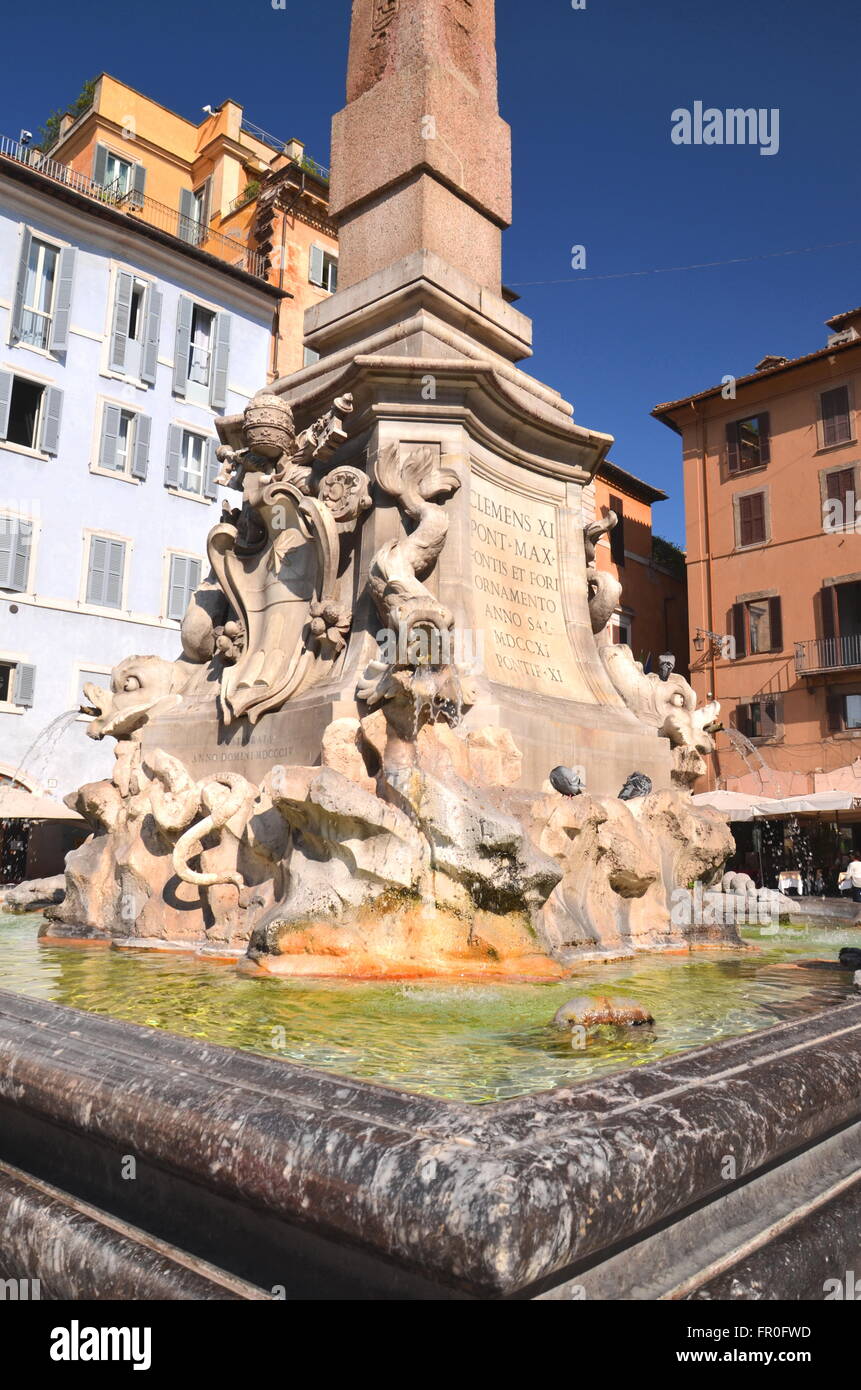 Beautiful Fountain of the Pantheon on Piazza della Rotonda in Rome ...