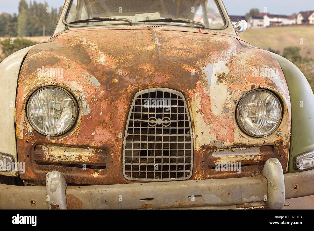 Rusty car abandoned hi-res stock photography and images - Alamy