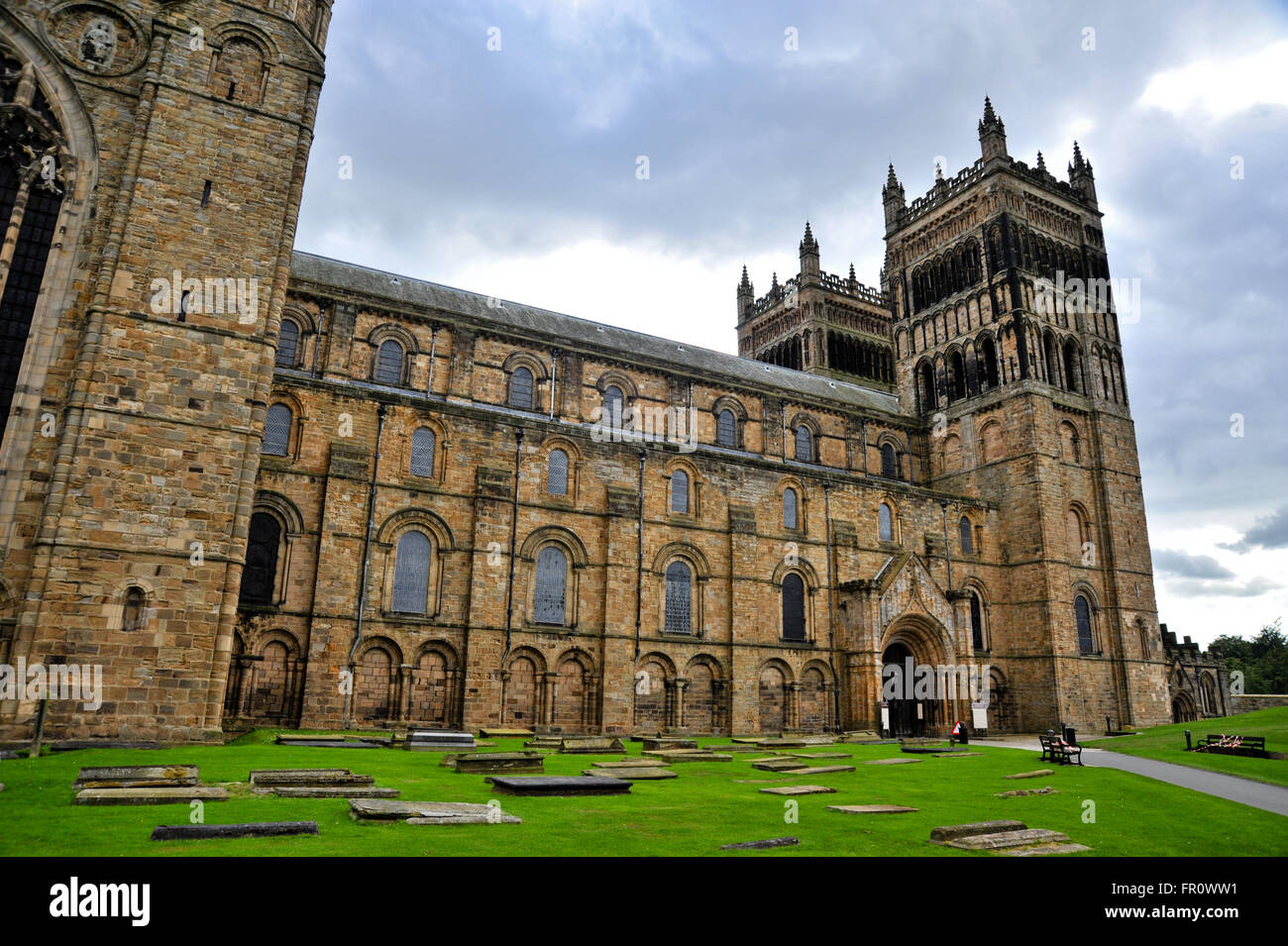 Durham cathedral exterior hi-res stock photography and images - Alamy